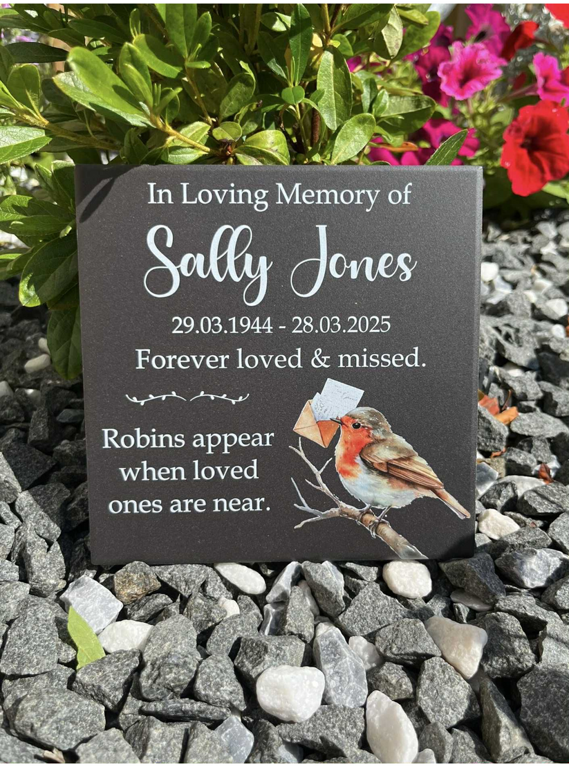 Robin with letter memorial tile – Thebizzybox